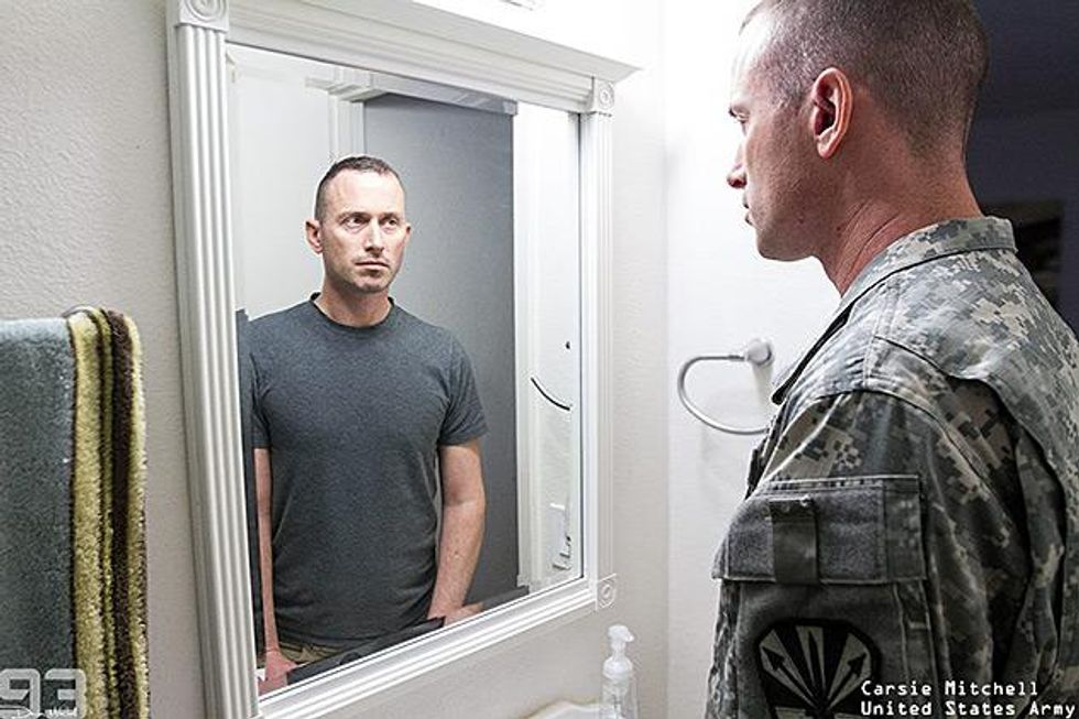 14 Stunning Photos of LGBT Military Personnel