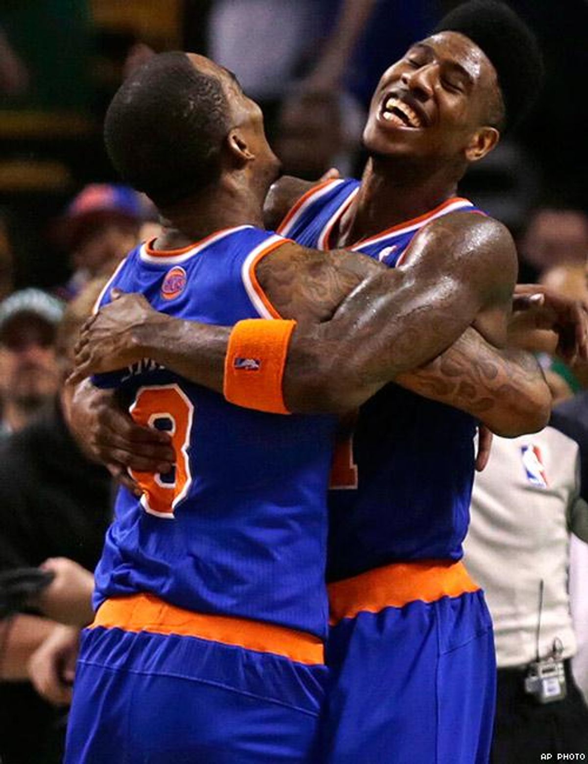 18 Things Straight Men Only Do in Basketball | Advocate.com
