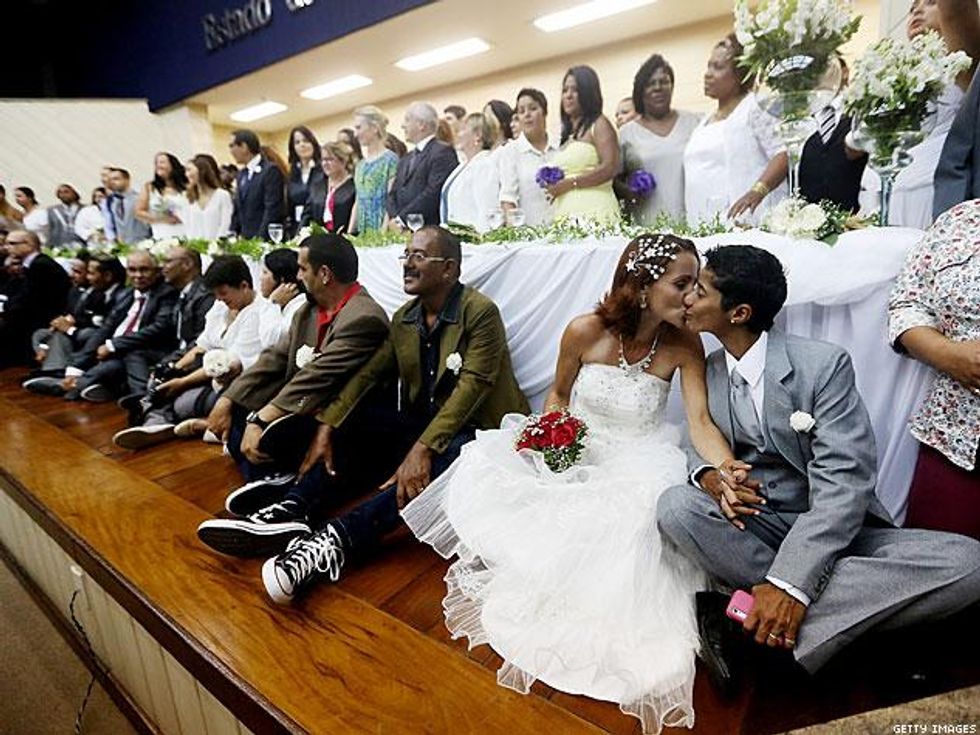 PHOTOS: Brazilian Couples Get Married En Masse