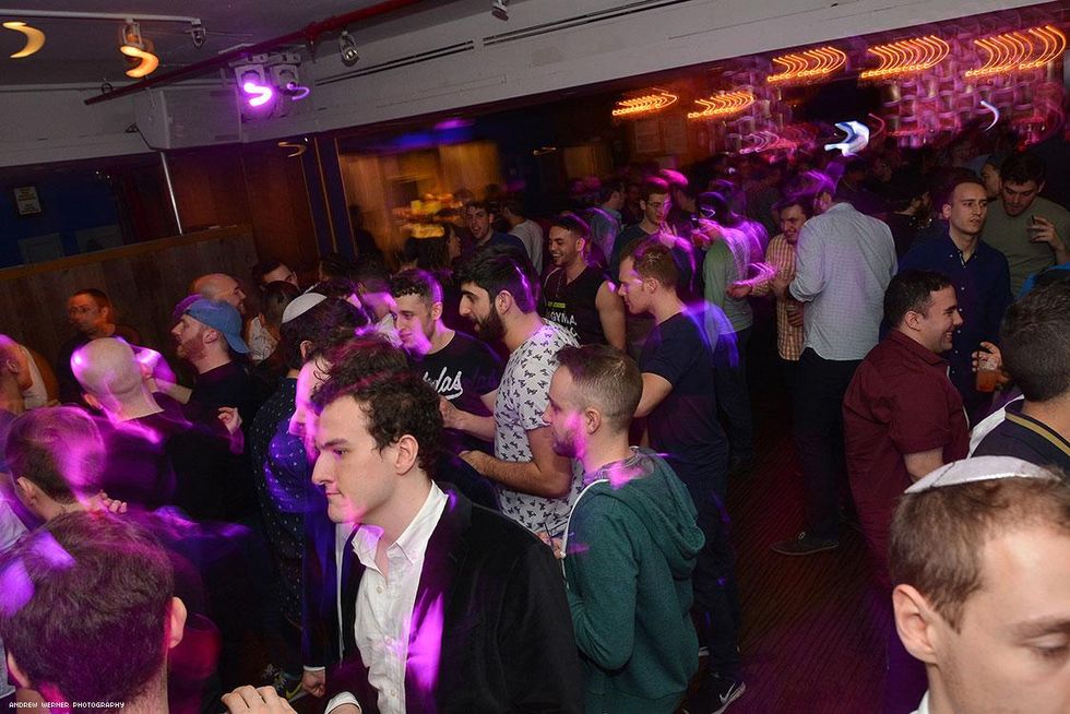 92 Photos of Jewish Boys Partying for Passover