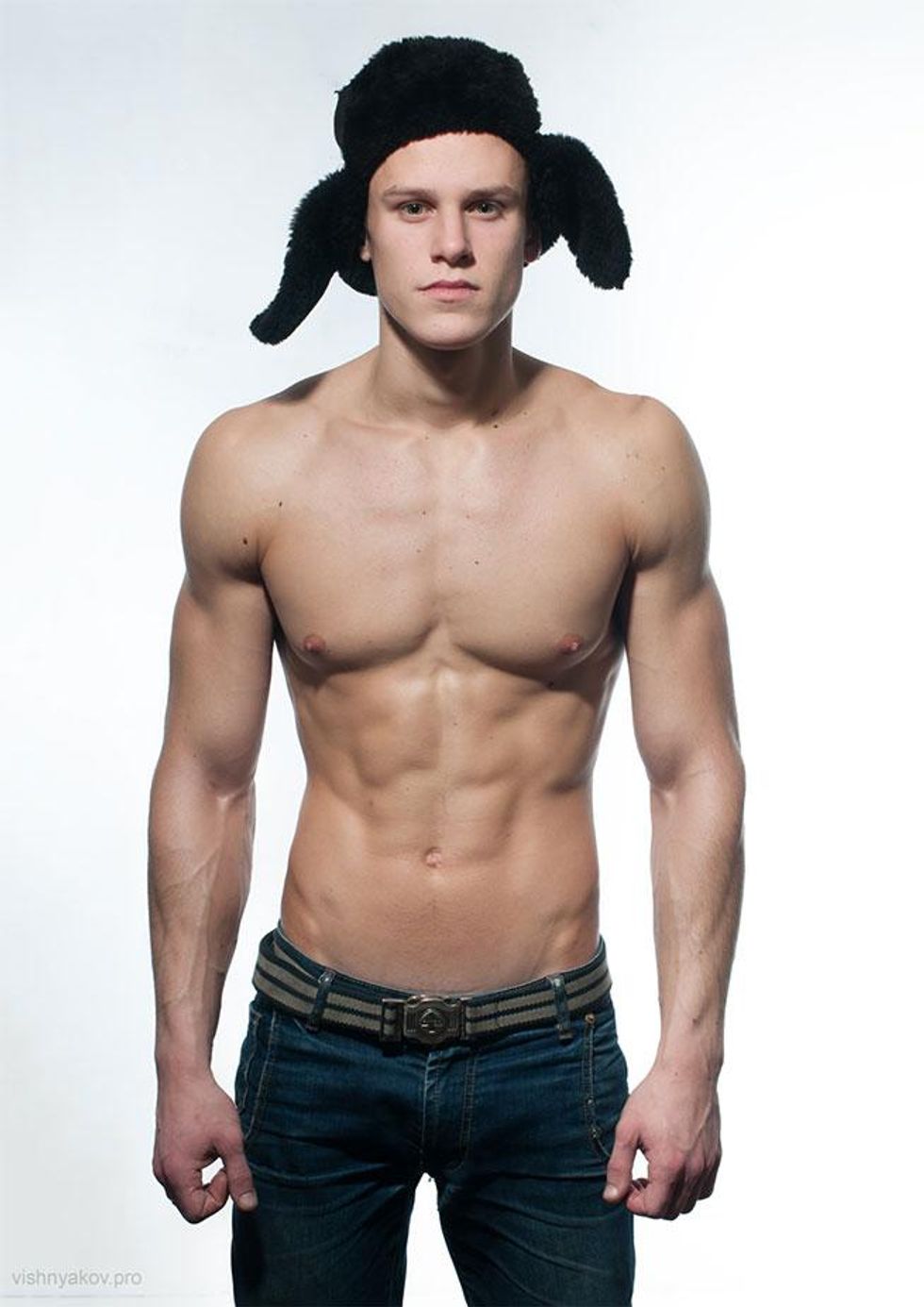 Wall-to-Wall Russian Muscle, Grrr!