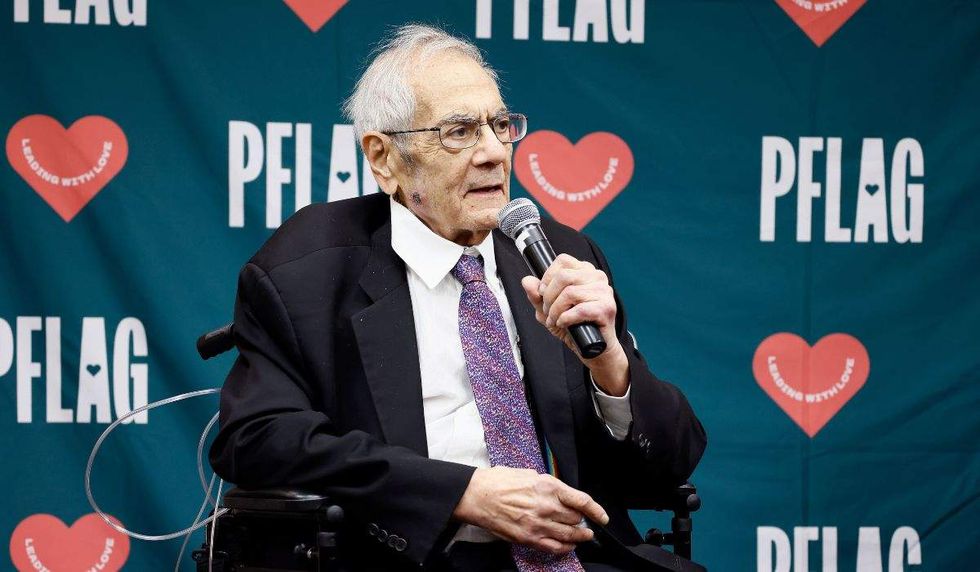 Barney Frank honors Maxine Waters at PFLAG awards event