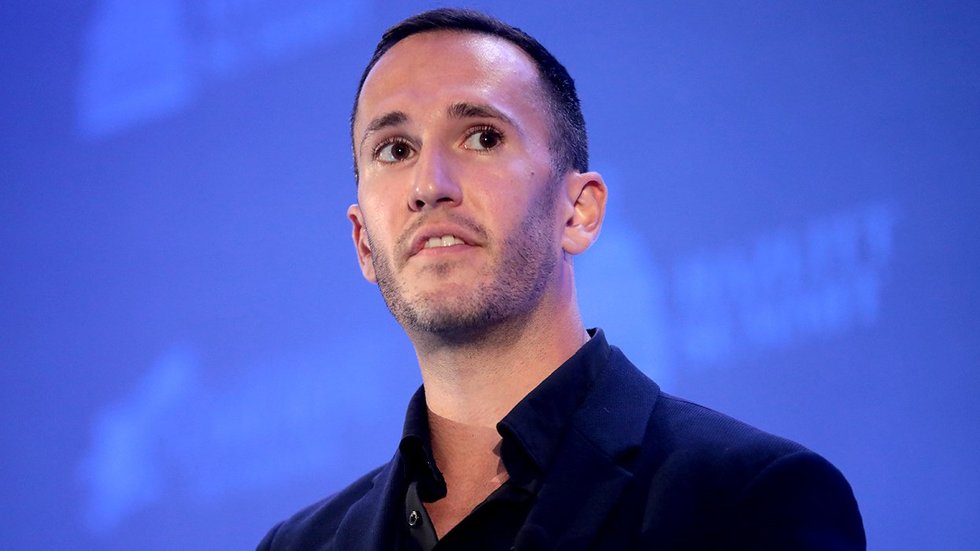 Far-right ‘school choice’ crusader admits to gay porn past