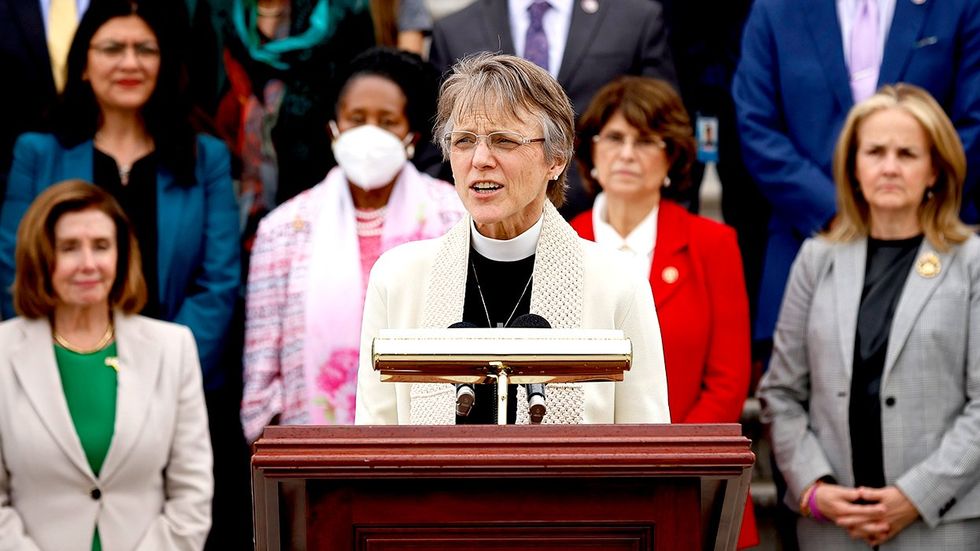 Bishop calls out Trump’s bigotry at inaugural prayer service