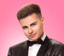 Austin Wolf on coming out as an adult actor to his mom