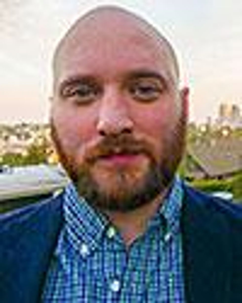 Op-ed: Gay Sitcoms Are Failing Because They're Bad