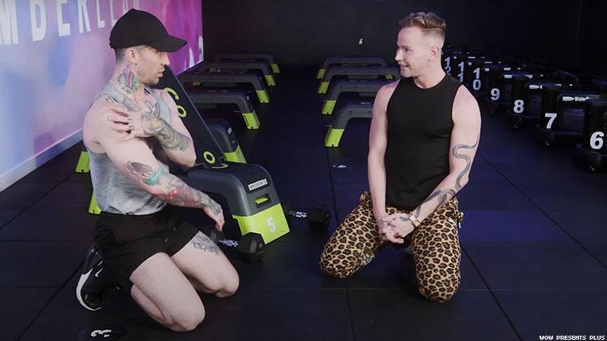 Kameron Michaels Demonstrates the Perfect Push-Up on Drag Fitness Show