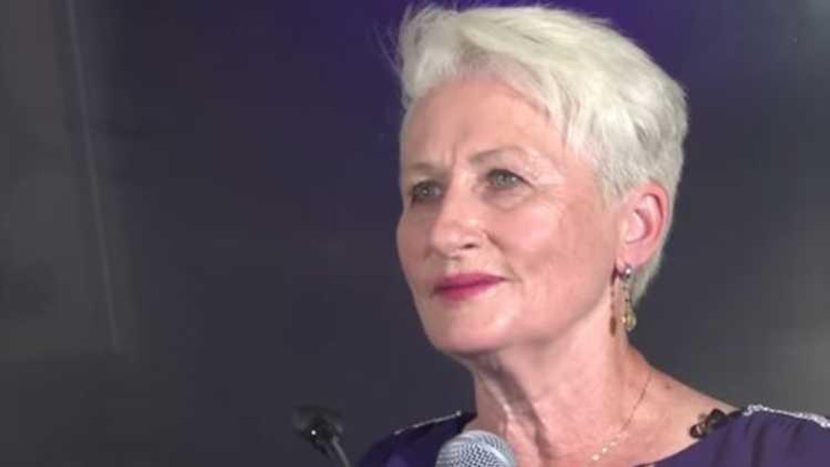 Lesbian Wins Key Seat in Australian Parliament, Tips Balance of Power