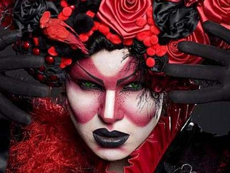 Nina Flowers Drag Queen