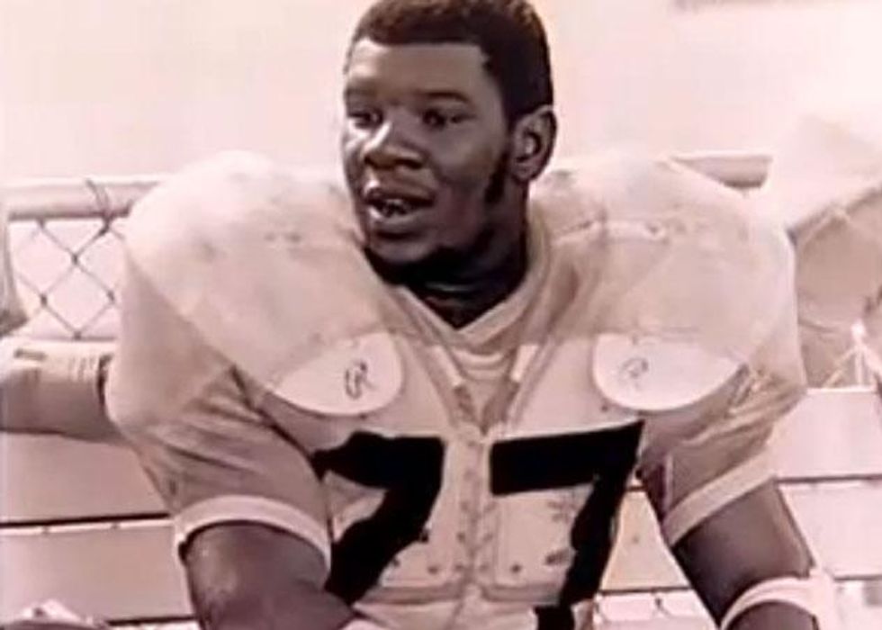 Gay Retired NFL Player Roy Simmons Dies at 57