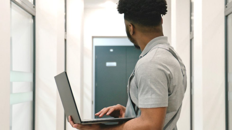 Utah auditor slams legislature for making him 'bathroom monitor'