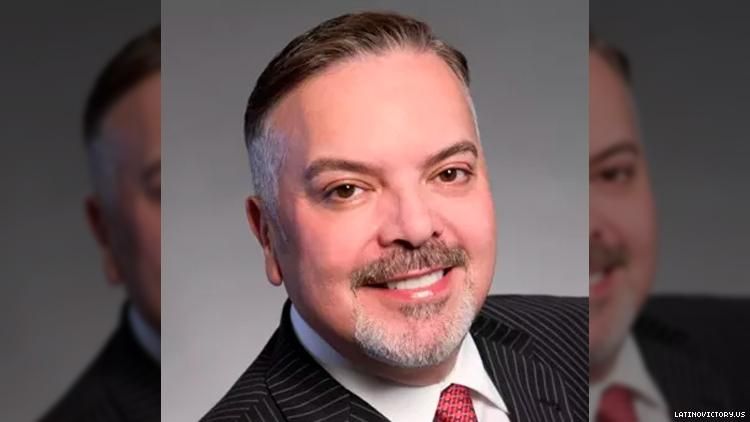 DNC's Gay Finance Leader Steps Down