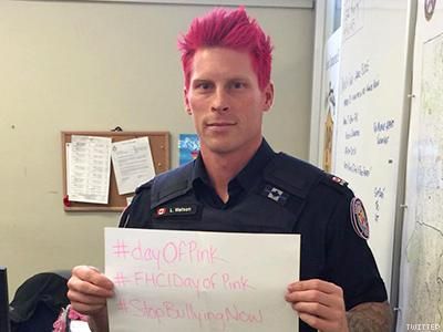 Toronto Police Officer Goes Pink for LGBT Antibullying Campaign