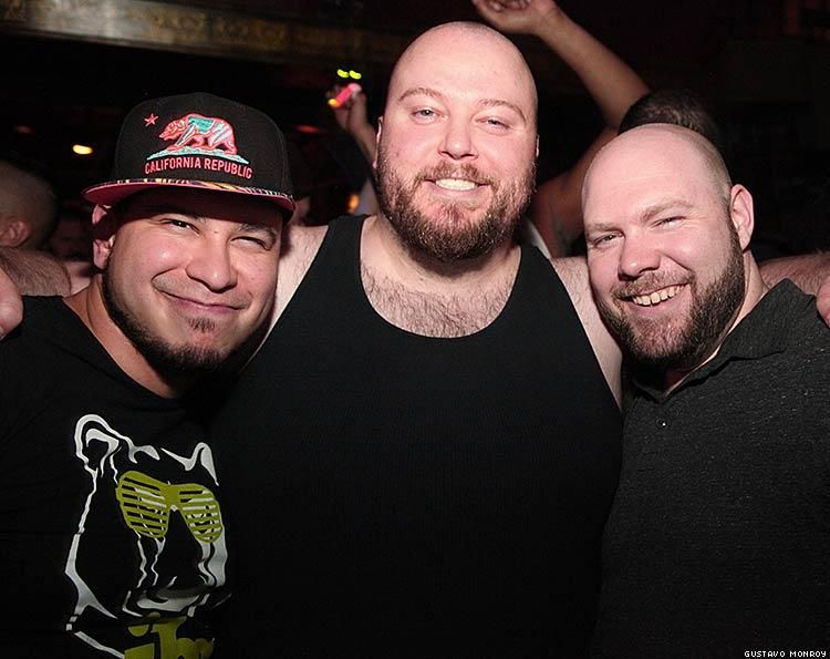 110 Photos of Bears In an Urban Habitat