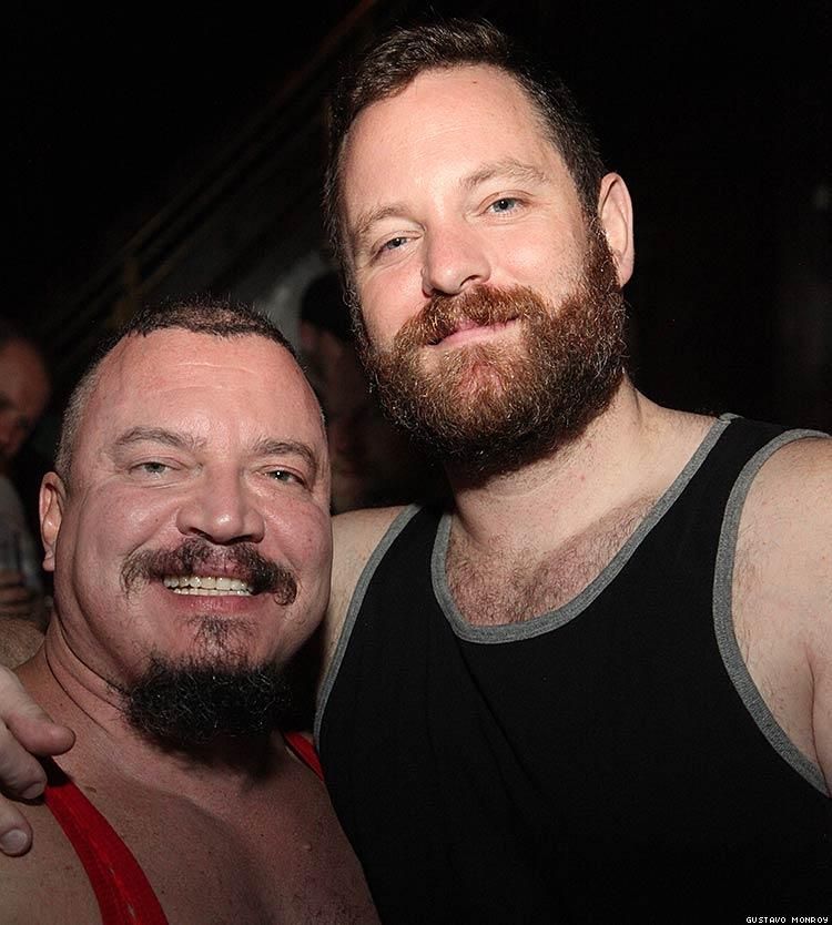 110 Photos of Bears In an Urban Habitat