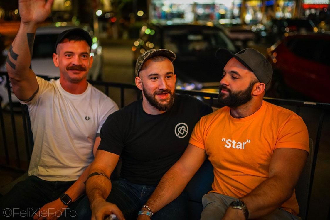 111 Photos of Bears Converging for Big Pleasure