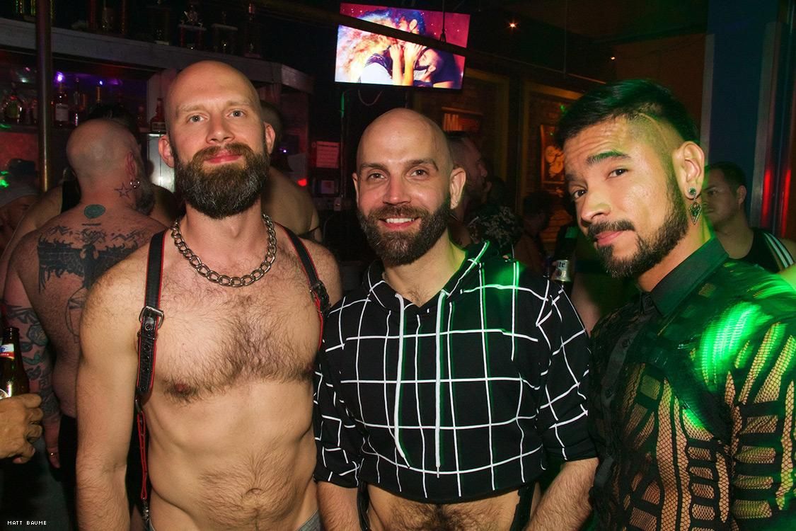 103 Photos of Guys Who Make Out With Strangers