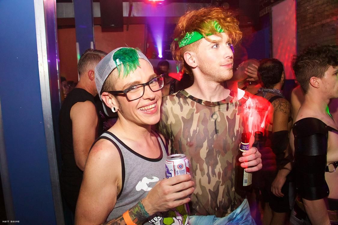 103 Photos of Guys Who Make Out With Strangers