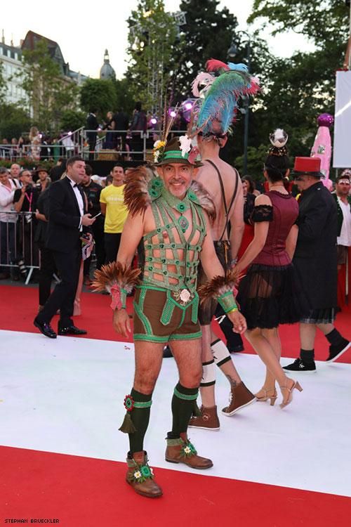 41 Crazy Gorgeous Photos Point You to a Glamorous Life Ball 2019