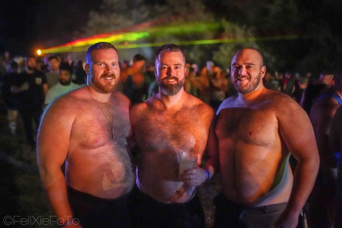 101 Night & Day Photos of the Heavenly Lazy Bear Week by Felix Xie