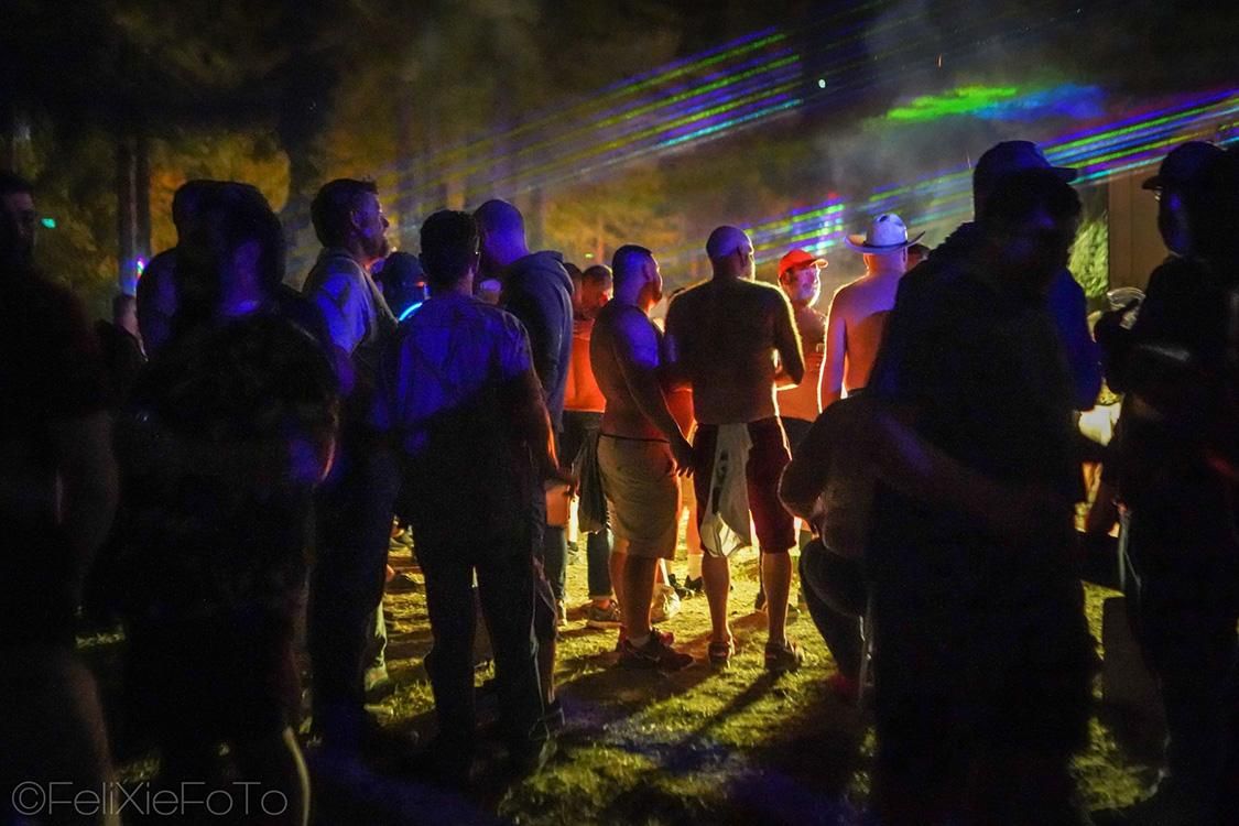 101 Night & Day Photos of the Heavenly Lazy Bear Week by Felix Xie