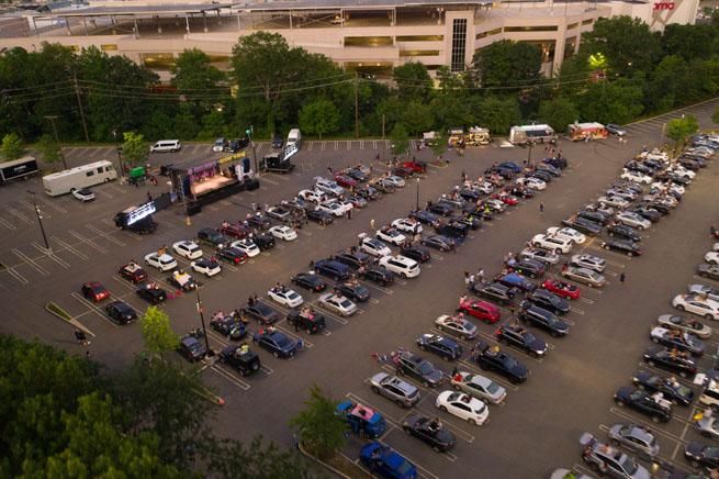 46 Pics of a Drive-In Drag Show