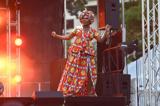 46 Pics of a Drive-In Drag Show