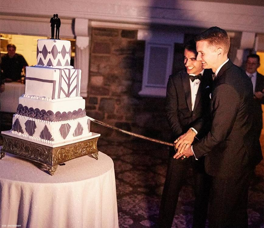 The Incredibly Moving Story of Two Helicopter Pilots in Love (Photos)