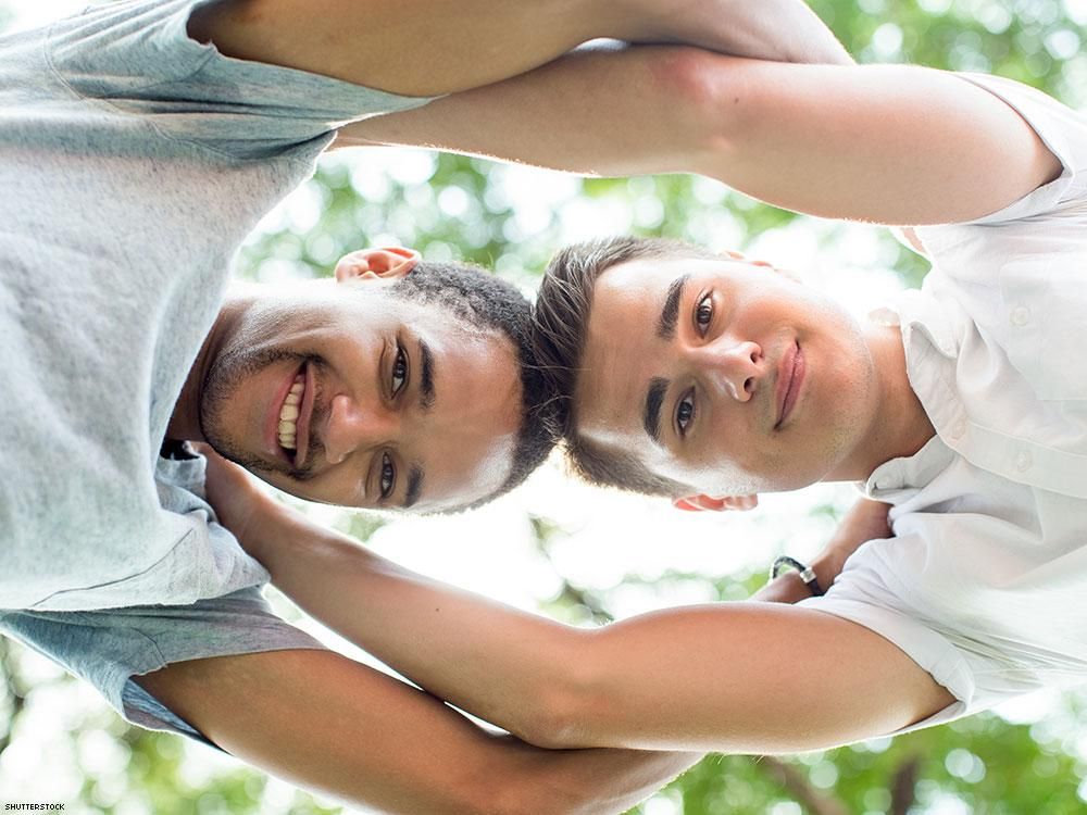 17 Ways to Tell Your Straight Friend Is Gay-Curious