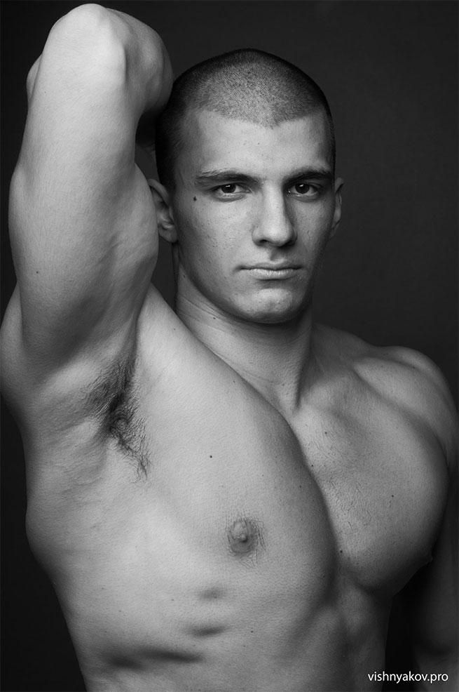 Wall-to-Wall Russian Muscle, Grrr!